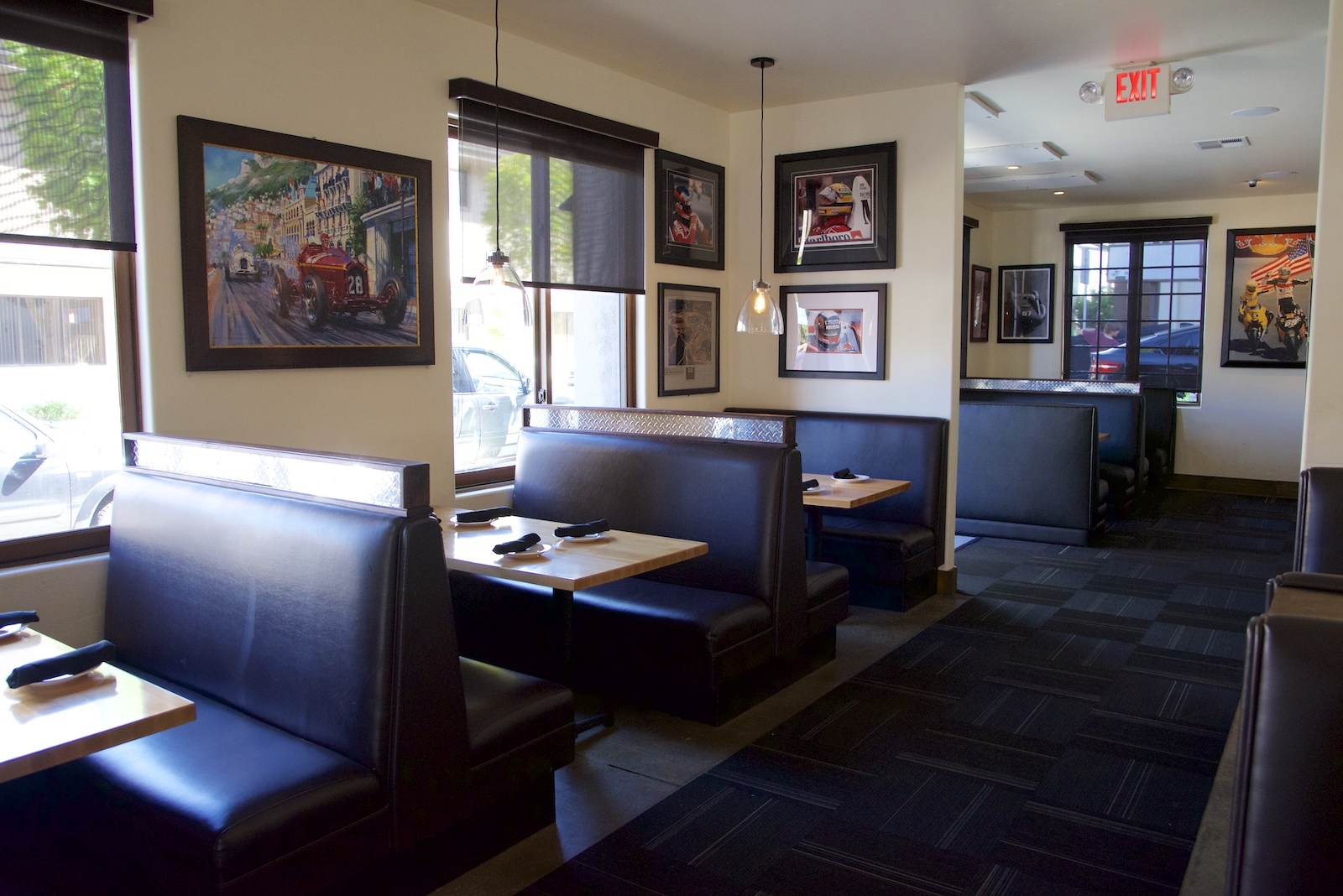 Turn 12 Bar & Grill | Old Monterey